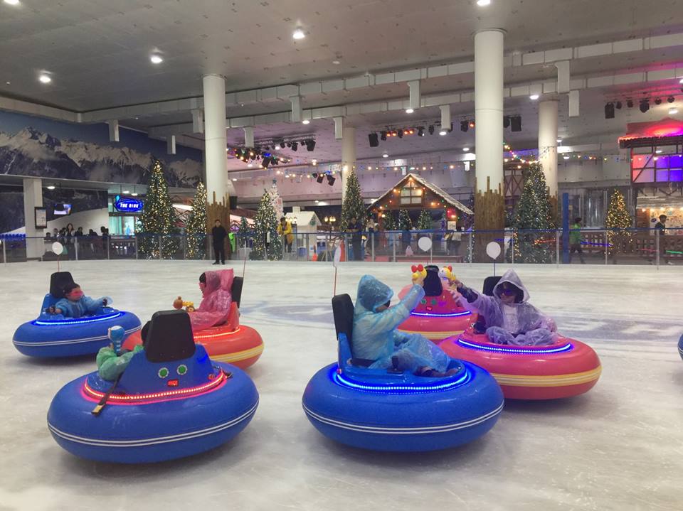 เที่ยวเย็นดับร้อน! 5 เมืองหิมะในกรุงเทพฯ สัมผัสความเย็นฉ่ำสุดขั้ว ...